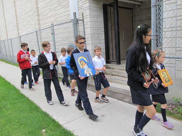 Rosary Walk for Mary – Immaculate Heart of Mary School